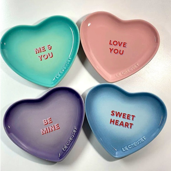 Le Creuset | Dining | New Le Creuset Valentines Heart Plates Pink ...